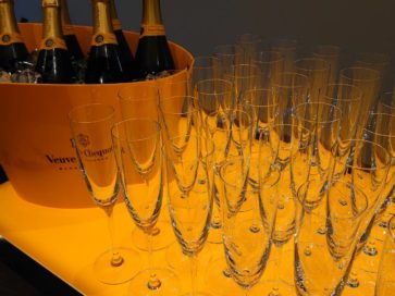 イベントアレンジメント 会社| 株式会社DICE